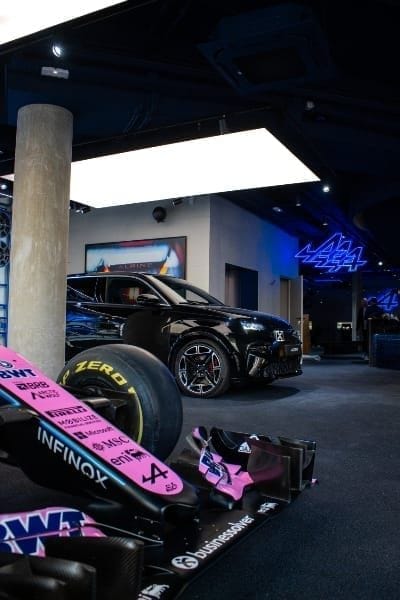ALPINE RACE LOUNGE by E-MOTION